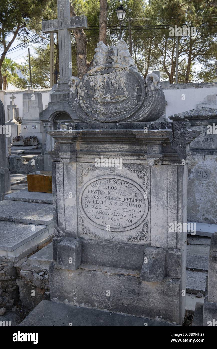 Tumba de un marino, 1842, cementerio de Palma, inaugurado en1821, palma ...