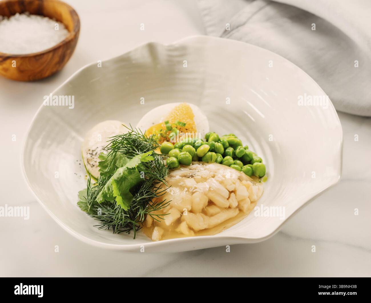 Whiite fish hi-res stock photography and images - Alamy