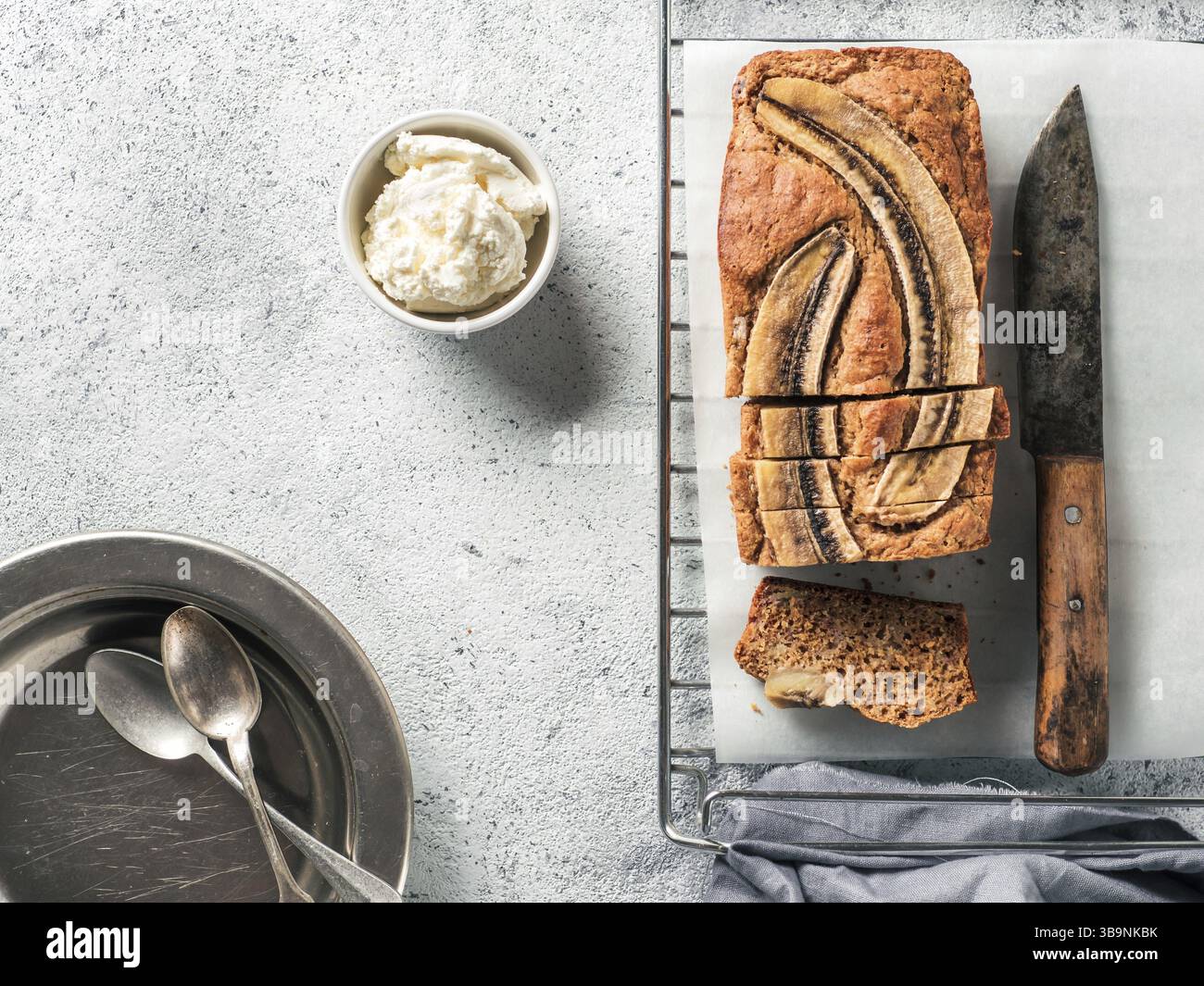 Butter-free, sugar-free banana bread with oat flour, soft curd cheese ...