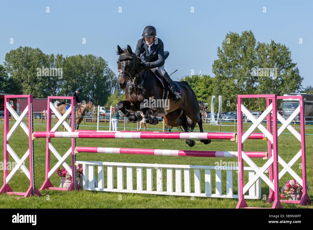 Ayr, UK. 10th May, 2025. Thousands of spectators, farmers, people with ...