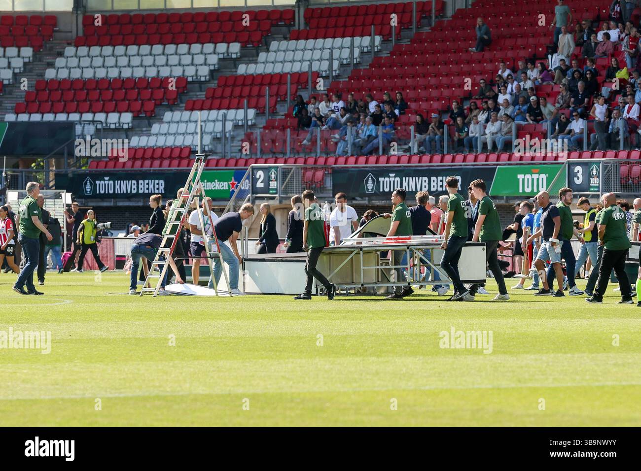 ROTTERDAM, NETHERLANDS - MAY 10: The crew building up the podium and ...