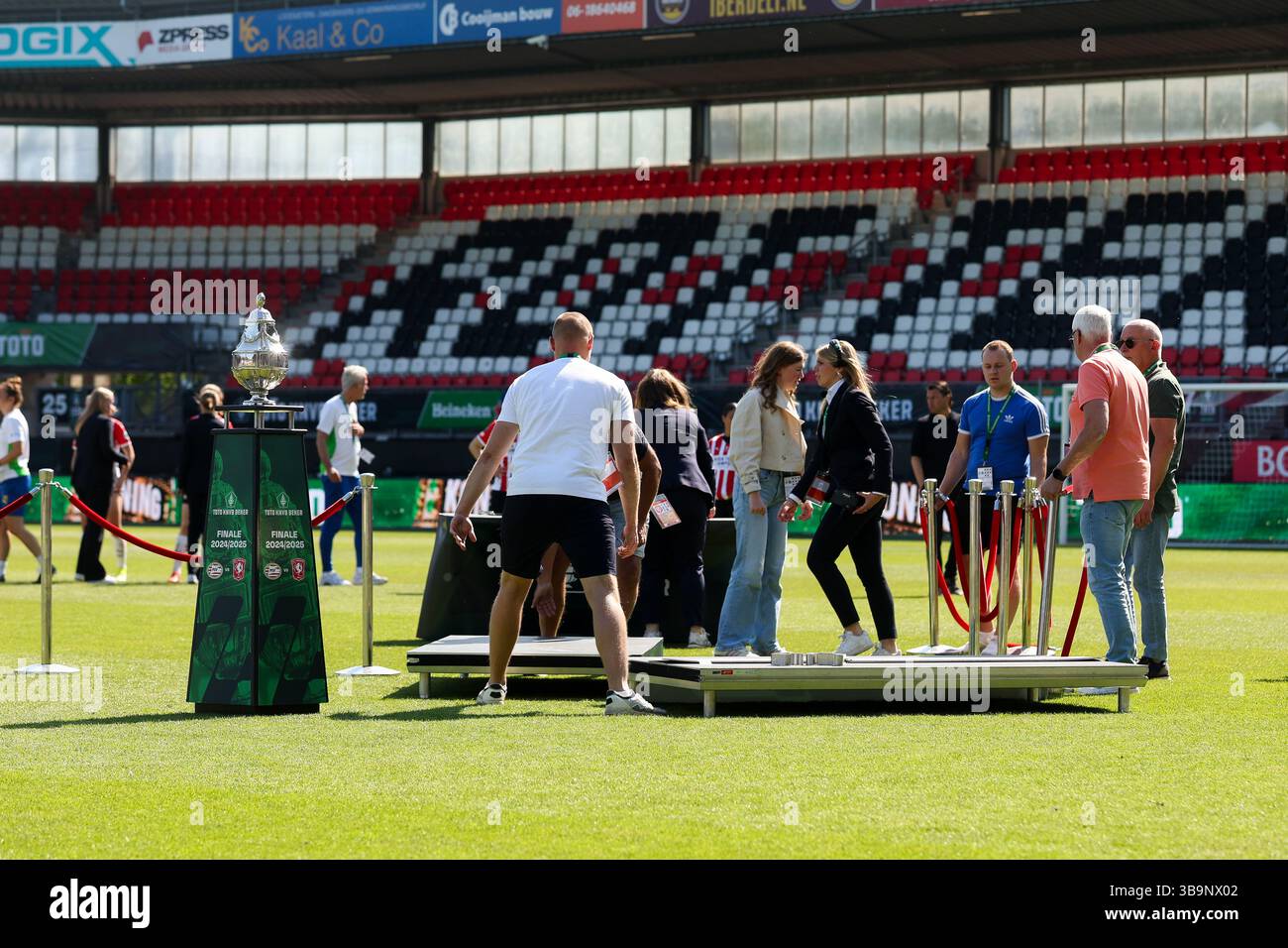 ROTTERDAM, NETHERLANDS - MAY 10: The crew building up the podium and ...