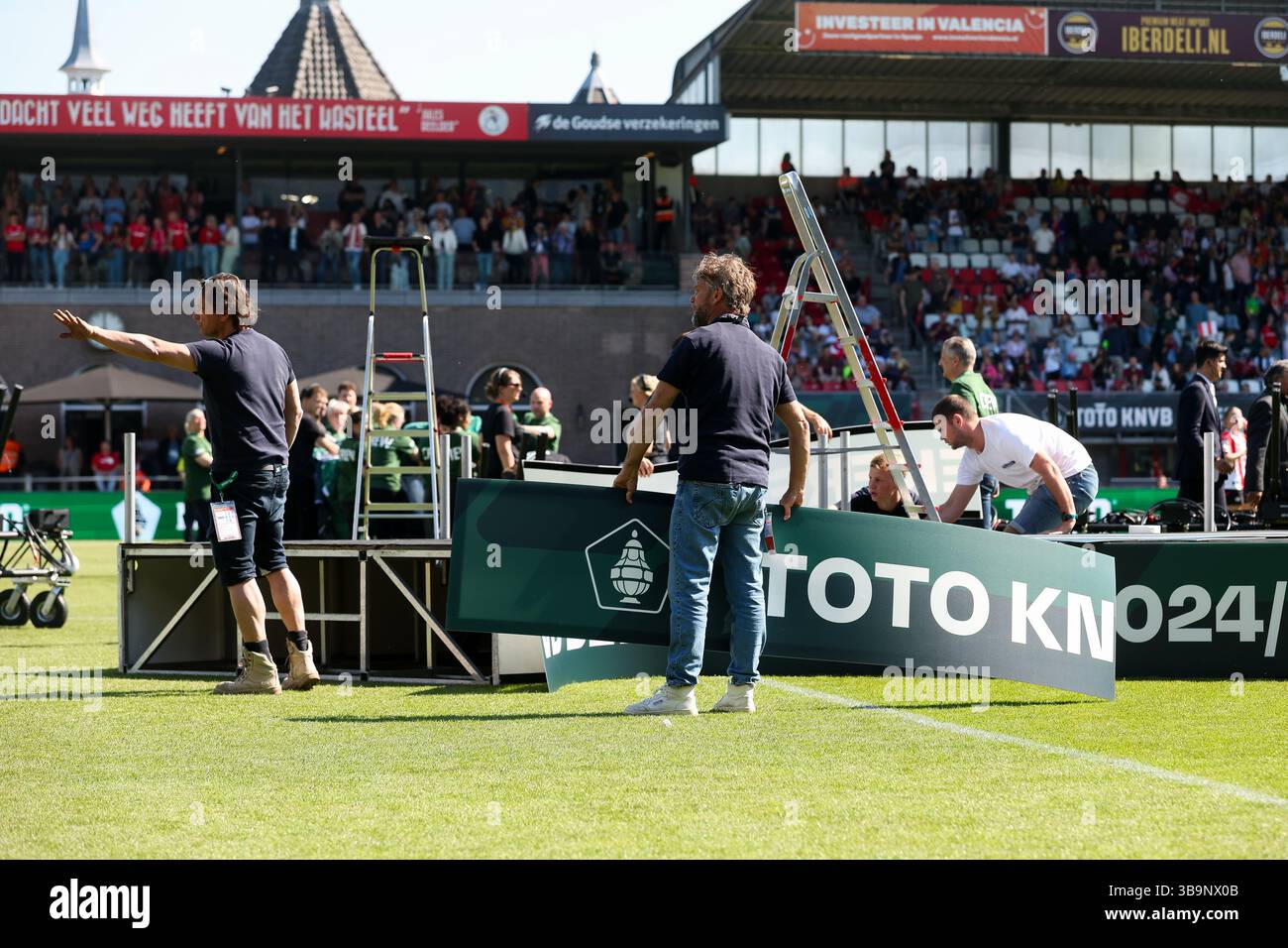 ROTTERDAM, NETHERLANDS - MAY 10: The crew building up the podium and ...