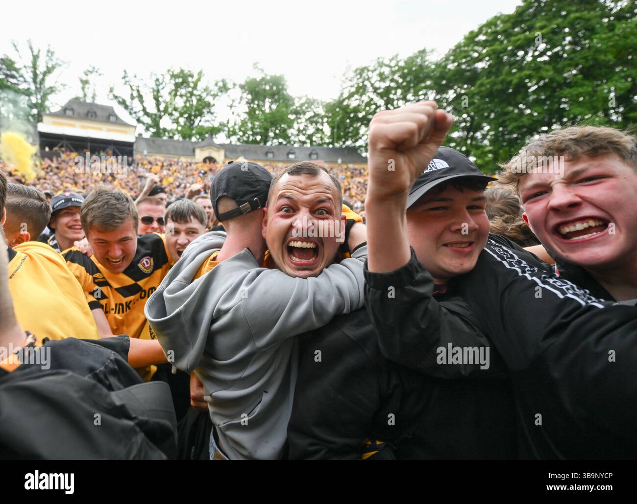 Dresden, Germany. 10th May, 2025. Soccer: 3rd league, SV Waldhof ...