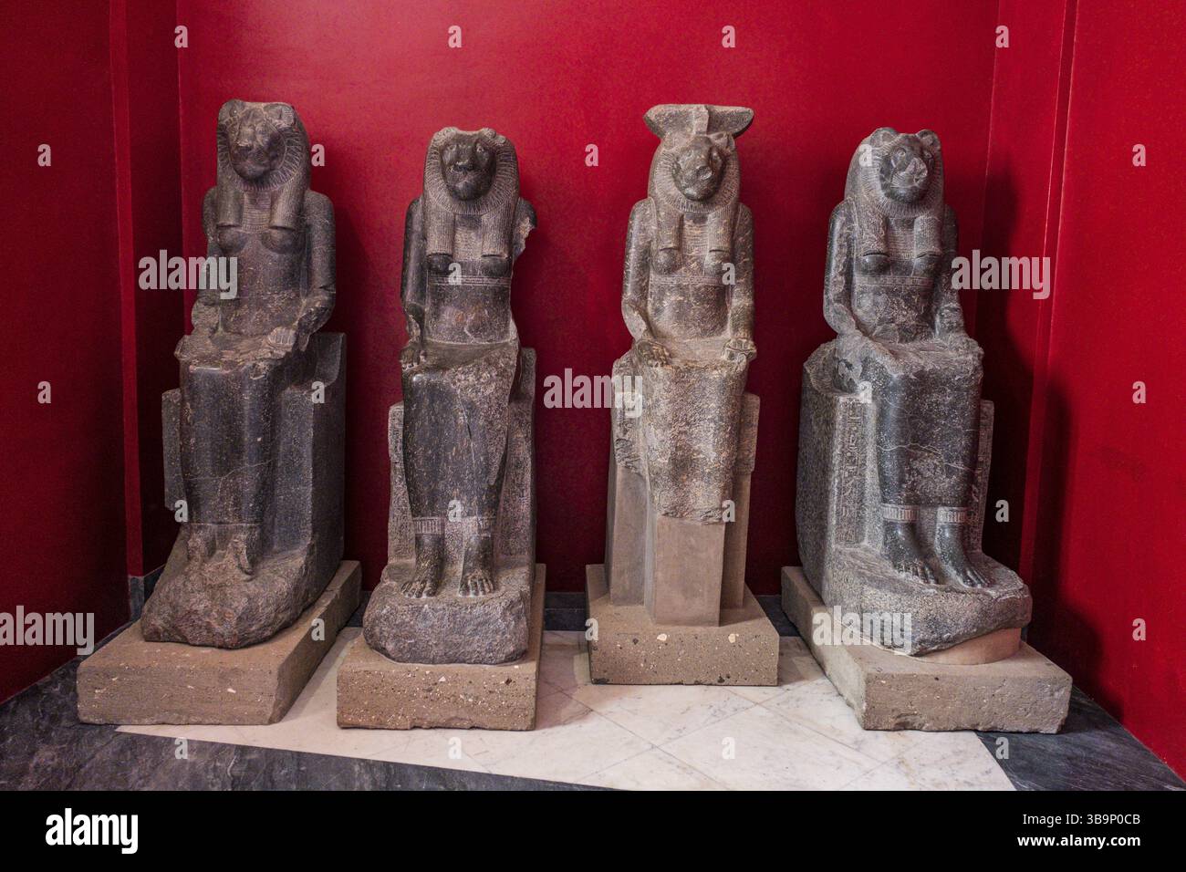 Statuettes of the goddess Bastet, Gregorian Egyptian Museumn Musei ...