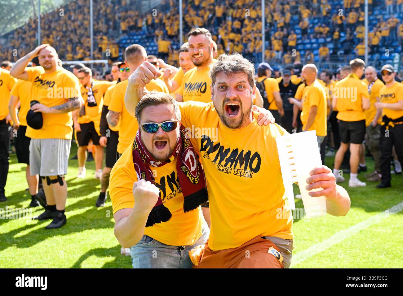 10 May 2025, Baden-Württemberg, Mannheim: Soccer: 3rd division, SV ...