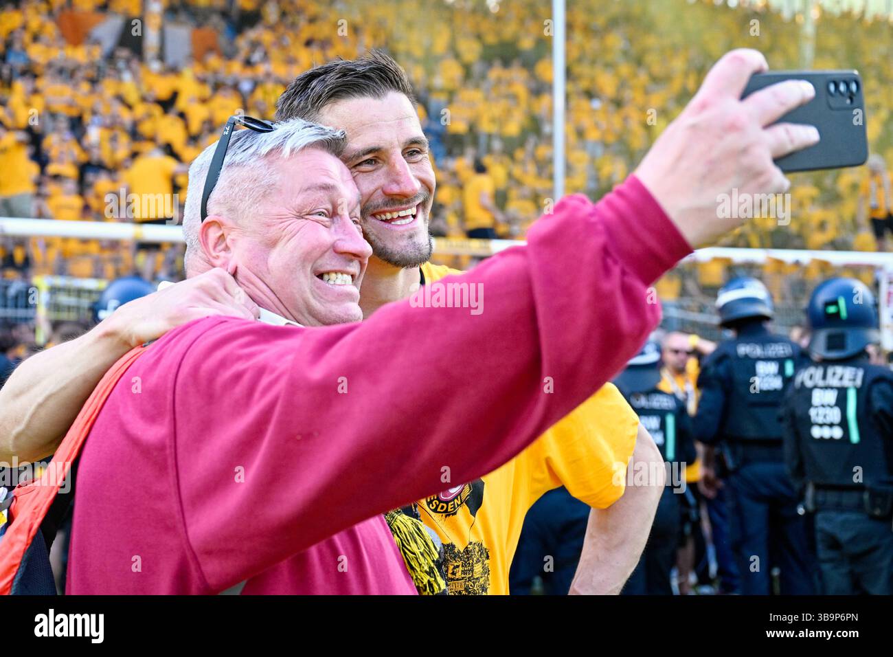 Mannheim, Germany. 10th May, 2025. Soccer: 3rd division, SV Waldhof ...