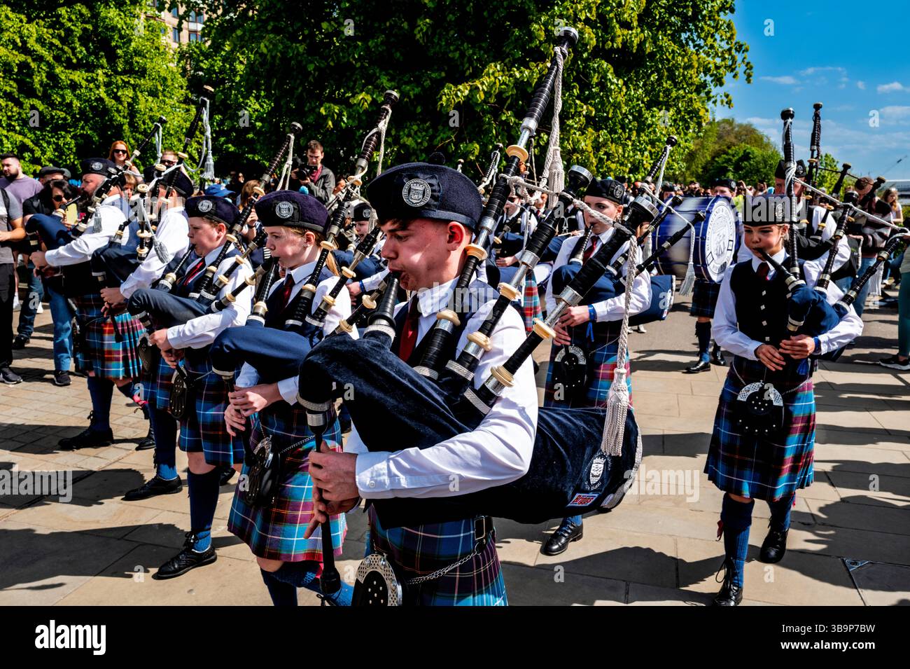 Saturday 10th May 2025:: The inaugural Edinburgh Tartan Parade in the ...