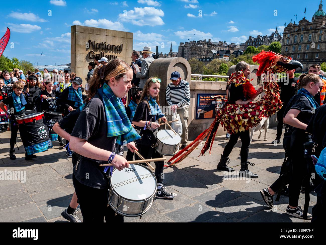 Saturday 10th May 2025:: The inaugural Edinburgh Tartan Parade in the ...