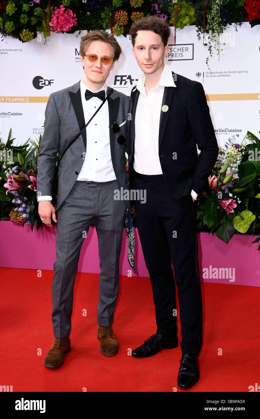 Max Schimmelpfennig und Jonathan Berlin bei der 75. Verleihung des ...