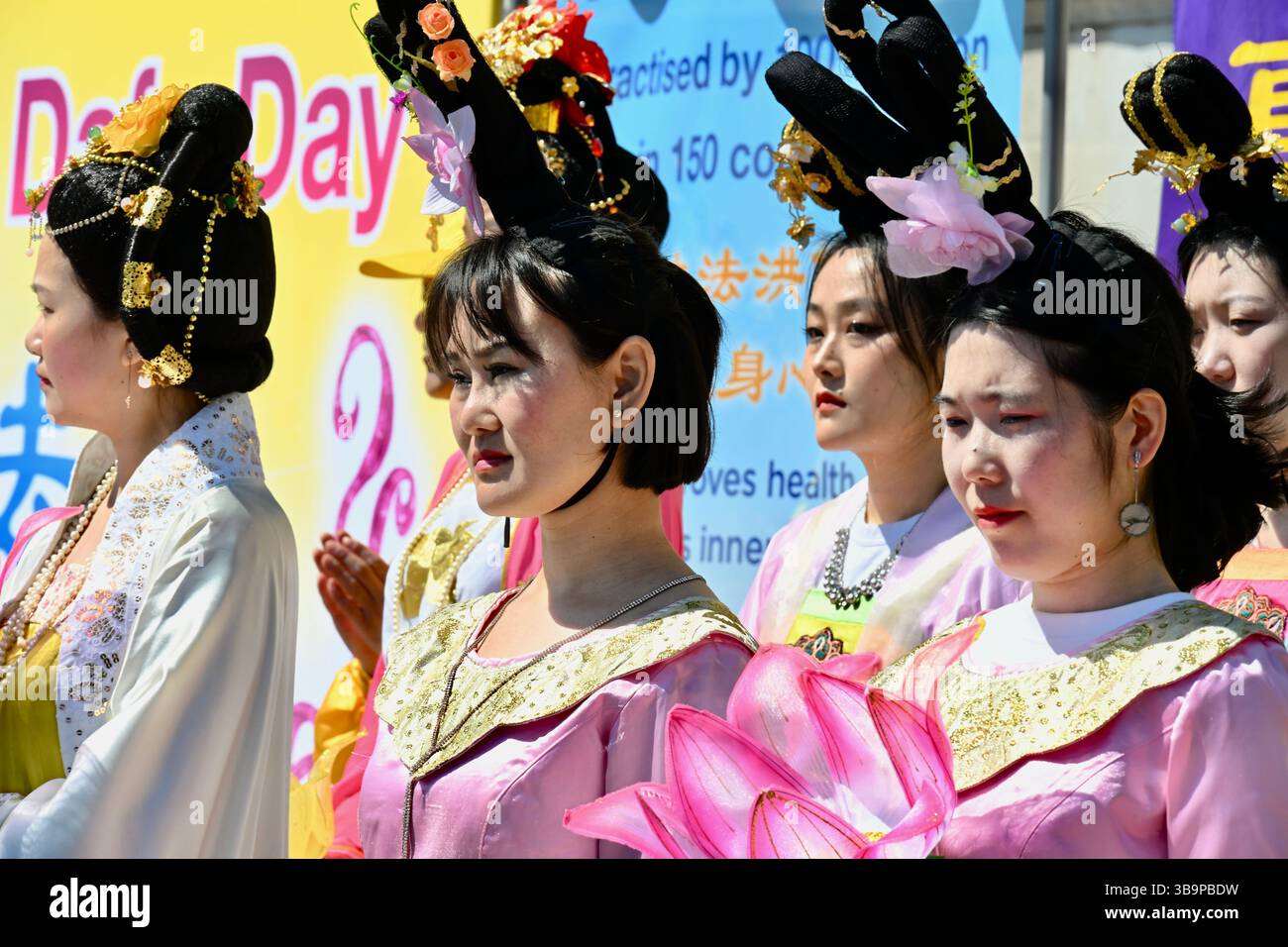 London, UK. Practitioners of Falun Gong, also known as Falun Dafa ...