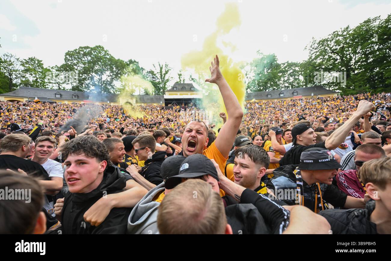dpatop - 10 May 2025, Saxony, Dresden: Soccer: 3rd league, SV Waldhof ...