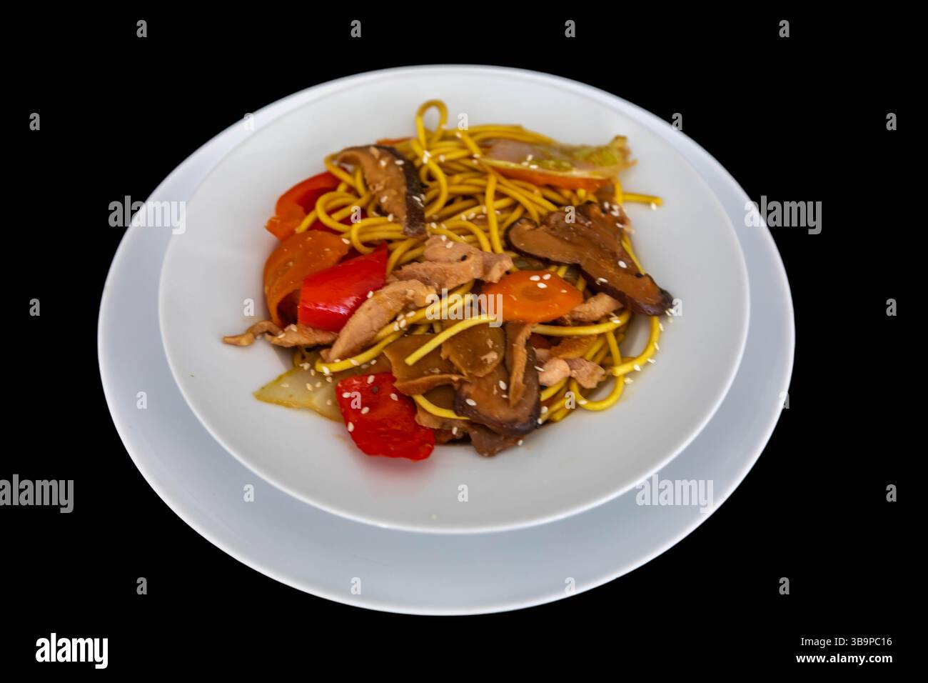 The most traditional yakisoba prepared with vegetables, noodles, pork ...