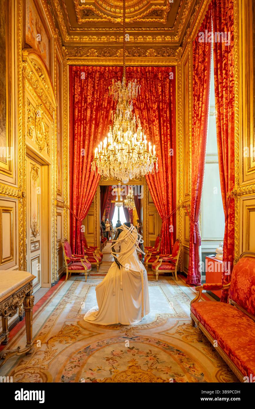 Paris, France - 05 08 2025: Le Louvre Couture. Yohji Yamamoto ...