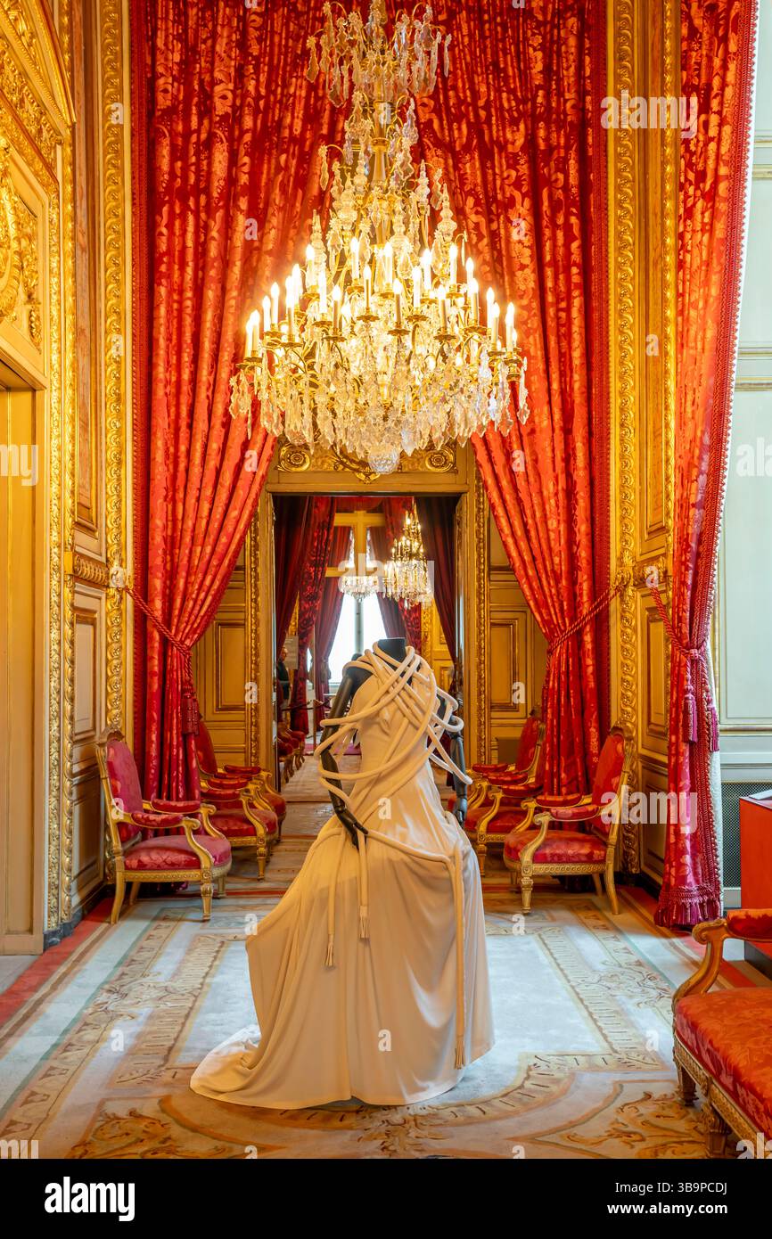 Paris, France - 05 08 2025: Le Louvre Couture. Yohji Yamamoto ...