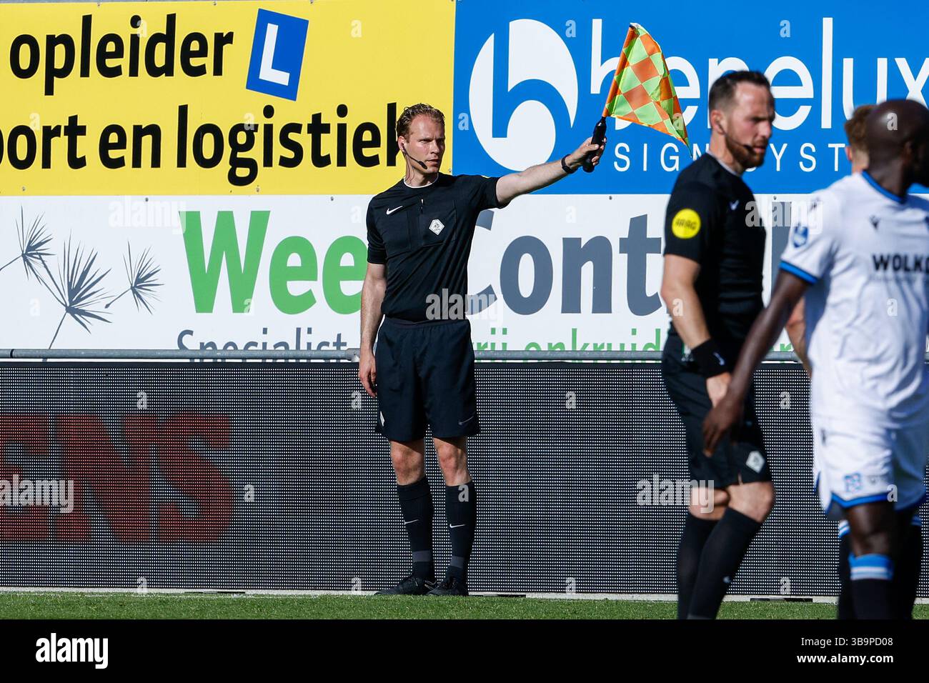 Waalwijk, Netherlands. 10th May, 2025. WAALWIJK, NETHERLANDS - MAY 10: Assistant referee Sjoerd ...