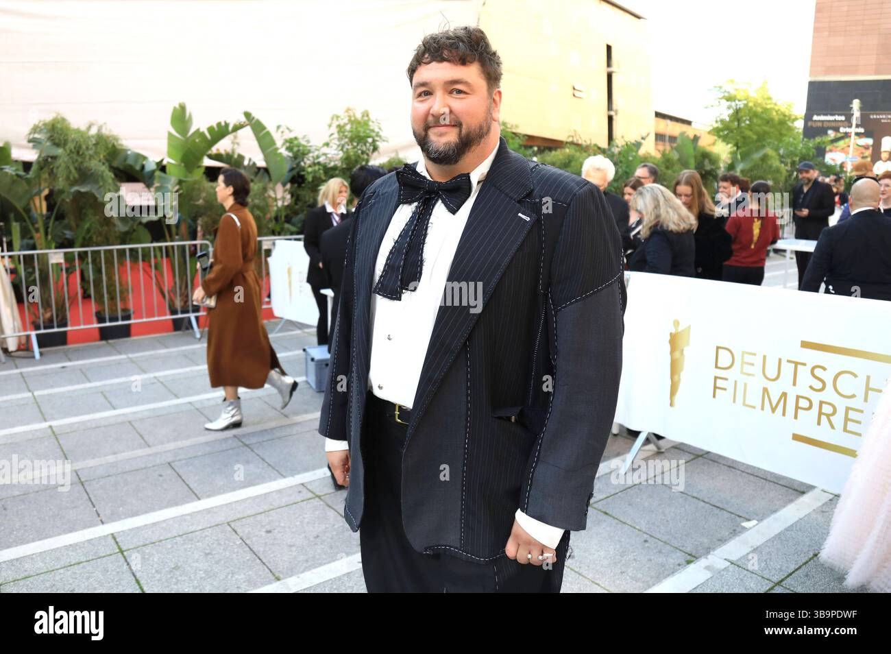 Daniel Zillmann bei der Ankunft zur 75. Verleihung des Deutschen ...