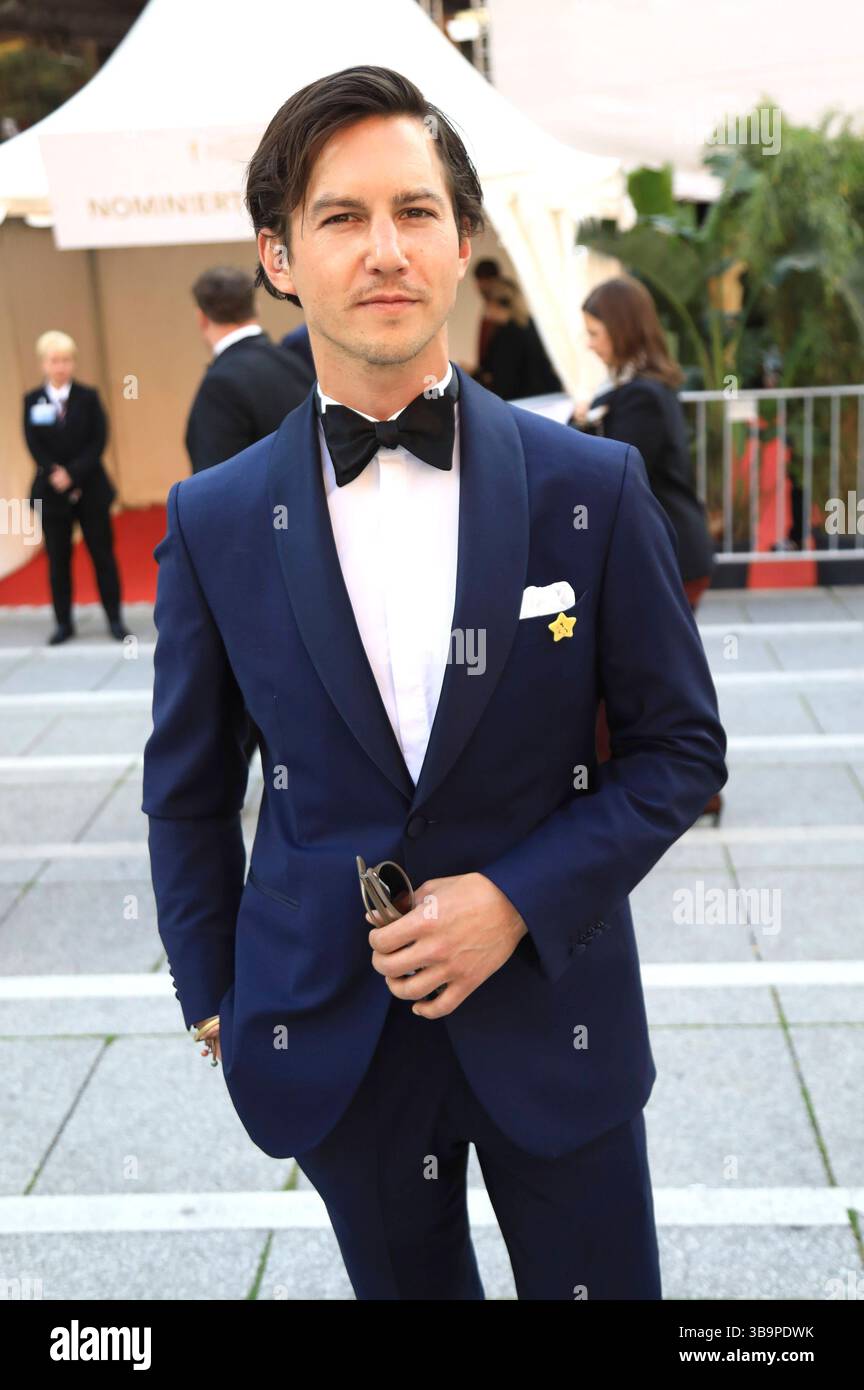 Tim Oliver Schultz bei der Ankunft zur 75. Verleihung des Deutschen ...