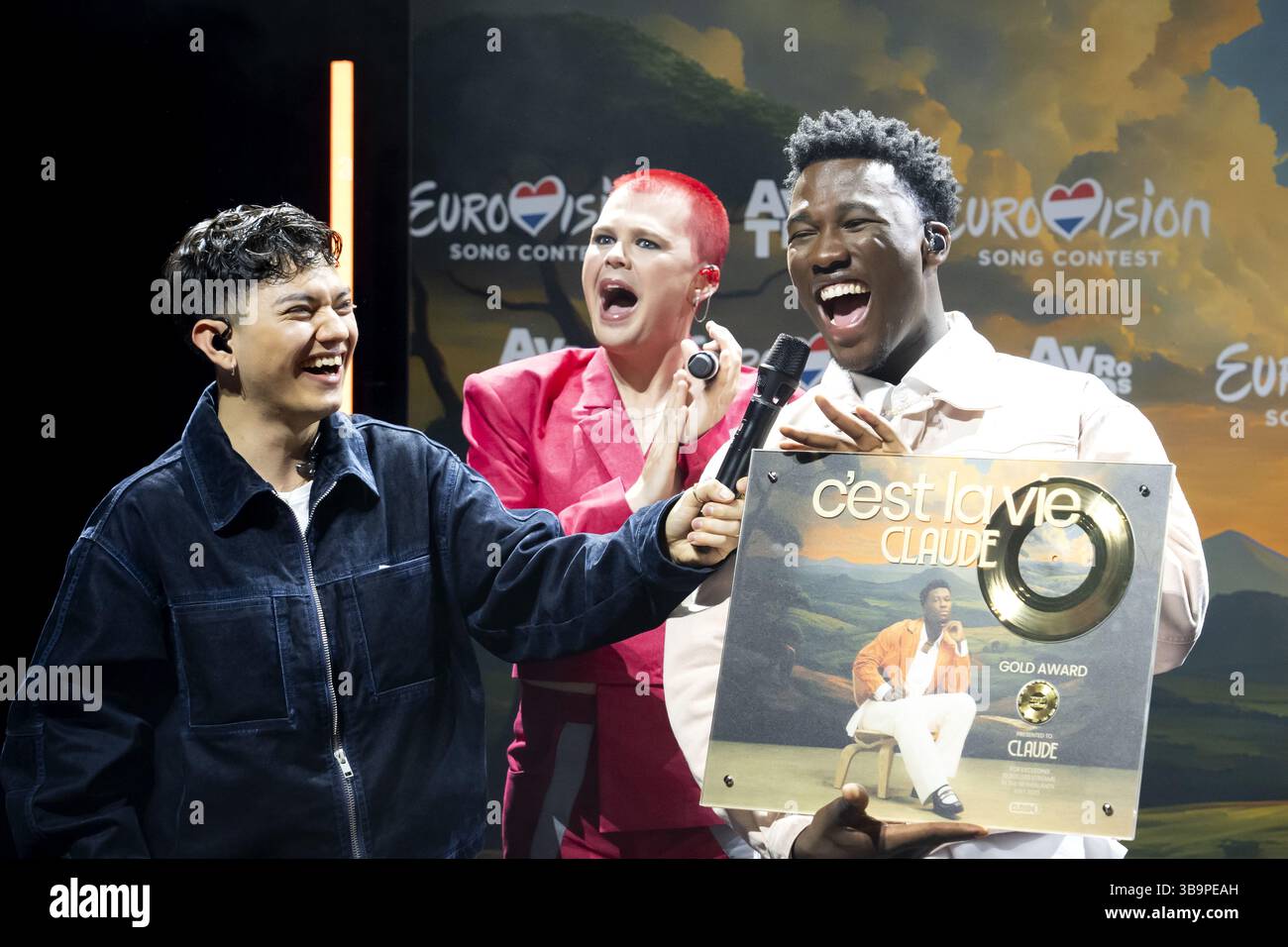 BASEL - Claude receives a gold record for C'est La Vie from the hands ...