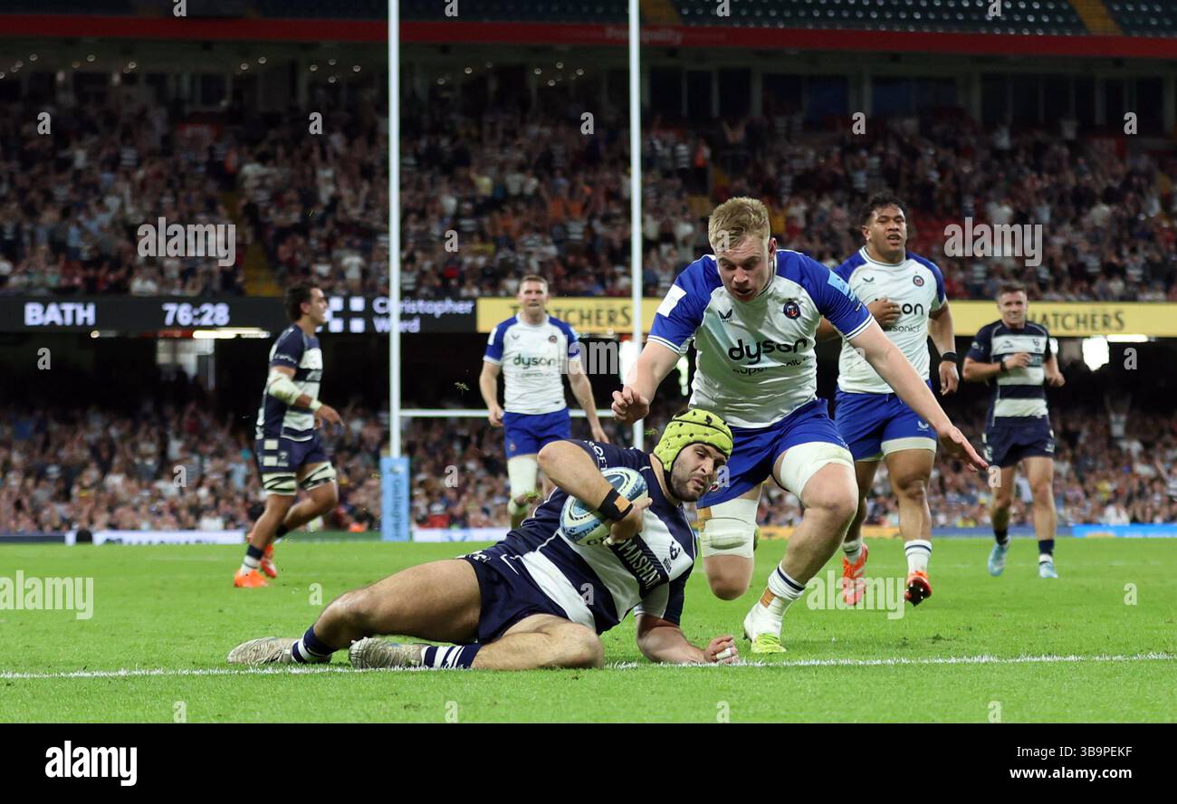 Bristol Bears' Will Capon scores a try during the Gallagher Premiership ...