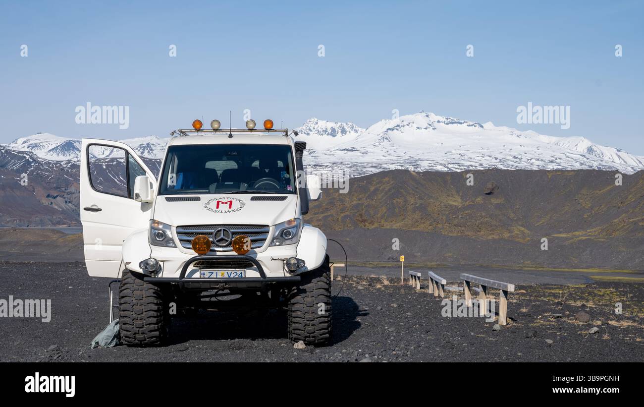 April 2025 - Mercedes Sprinter converted into an off road superjeep for ...