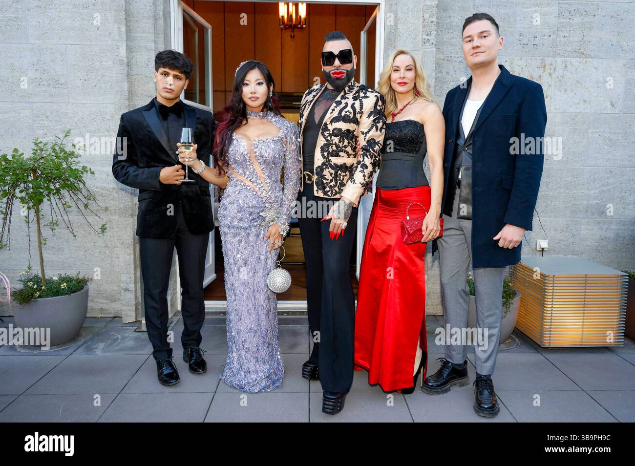 Hakim Hassani, Kioko Li, Harald Glööckler, Michelle Monballijn und ...