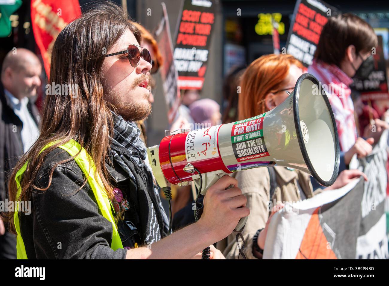 Glasgow, Scotland, UK. 10th May, 2025. Campaign groups Stop The War ...