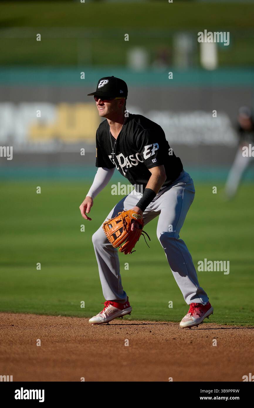 El Paso Chihuahuas second baseman Clay Dungan (4) during an MiLB ...