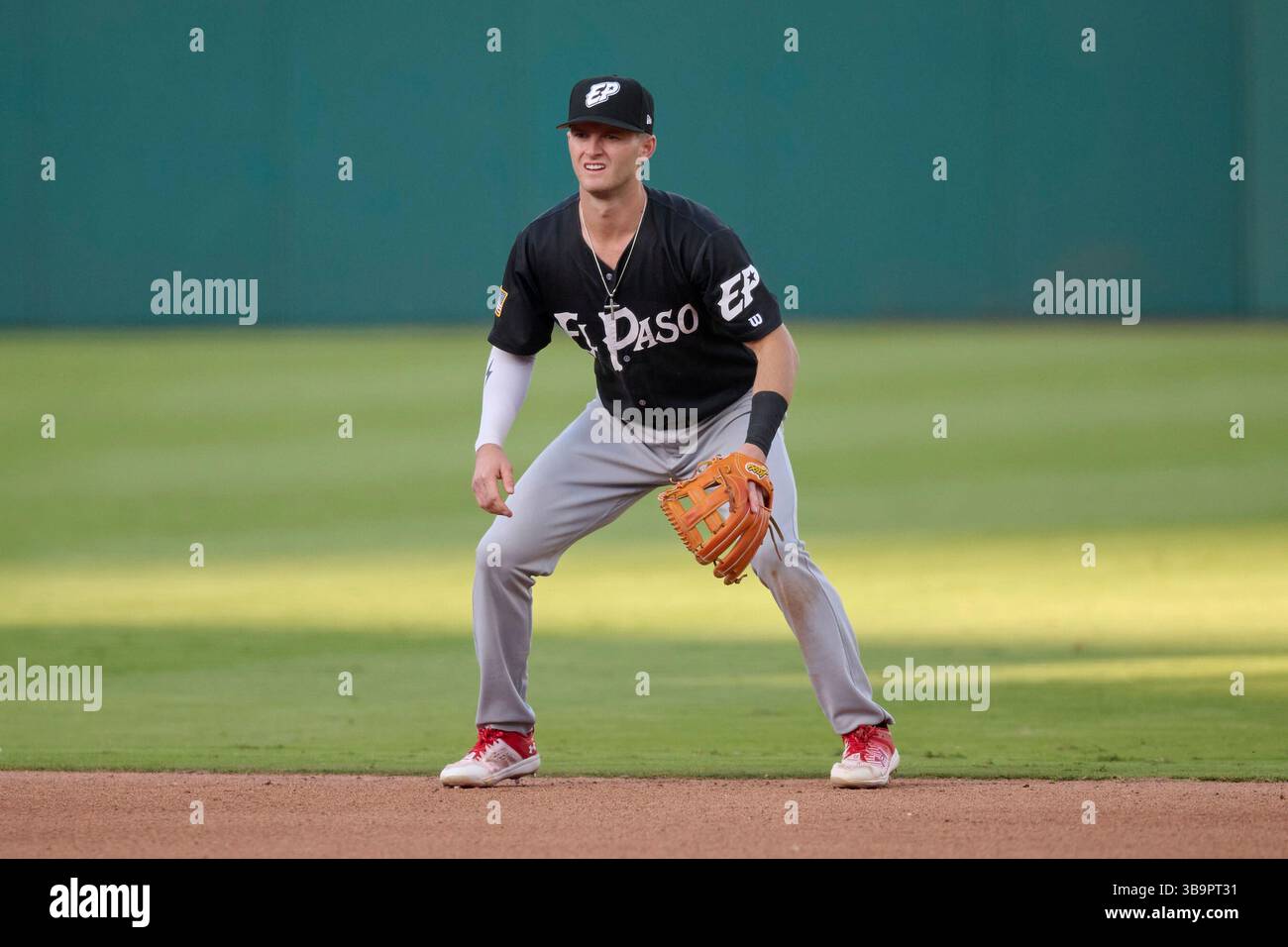 El Paso Chihuahuas second baseman Clay Dungan (4) during an MiLB ...