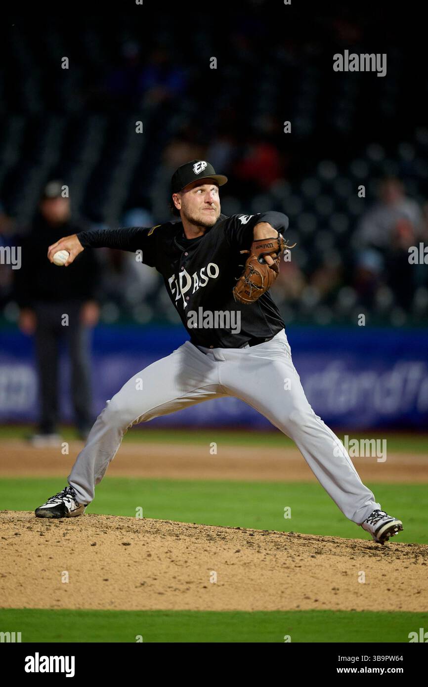 El Paso Chihuahuas pitcher Reiss Knehr (17) during an MiLB Pacific ...