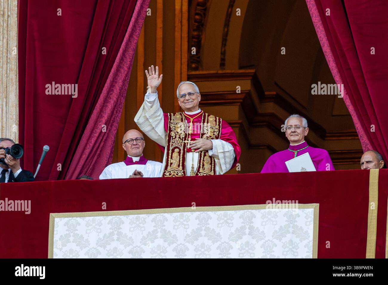 News - Il Conclave Leonem XIV new Pope during the end of the Conclave ...