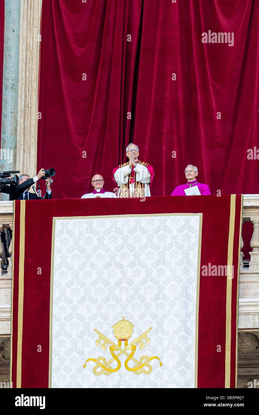 News - Il Conclave Leonem XIV new Pope during the end of the Conclave ...