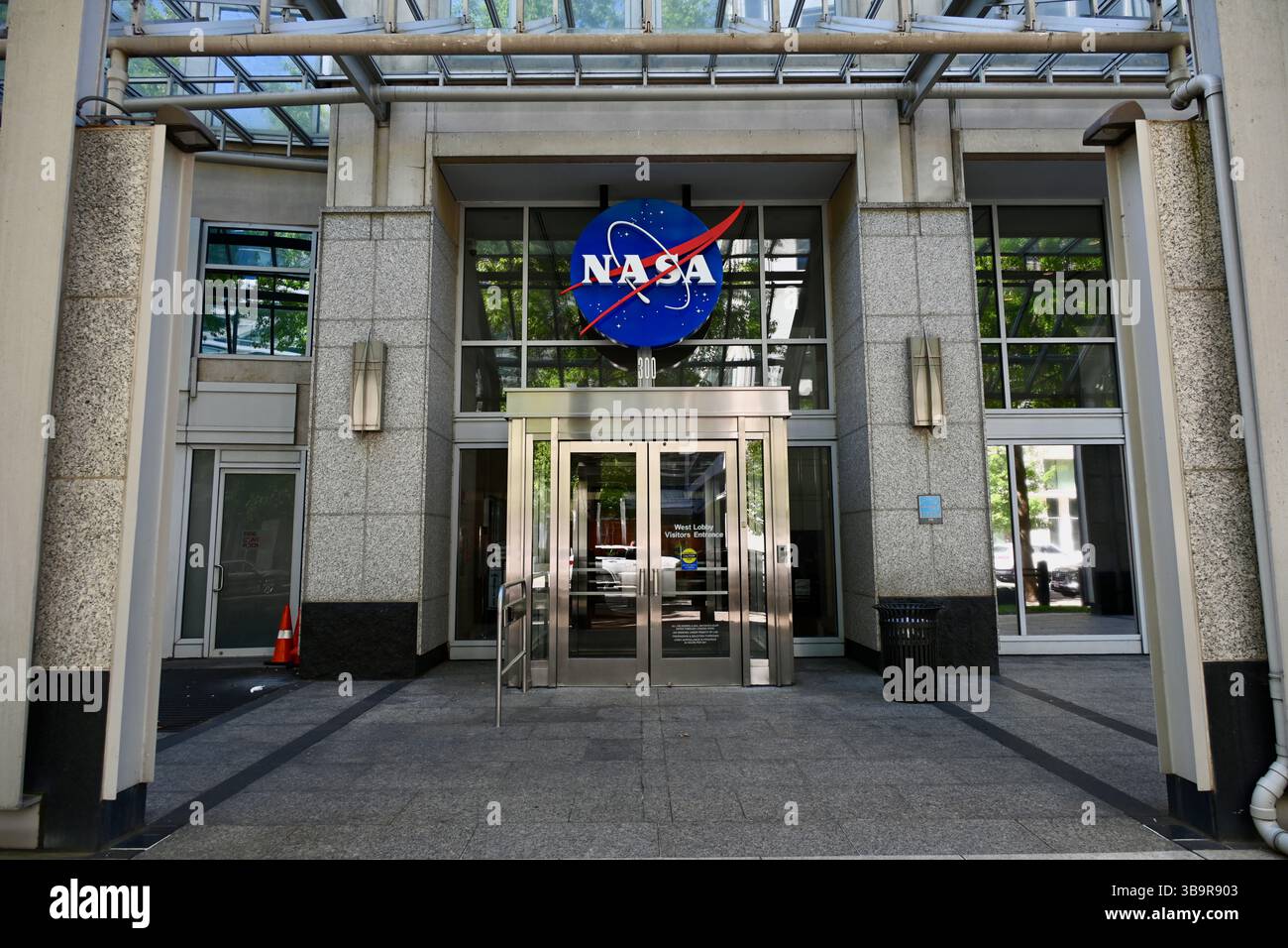 Iss logo hi-res stock photography and images - Alamy