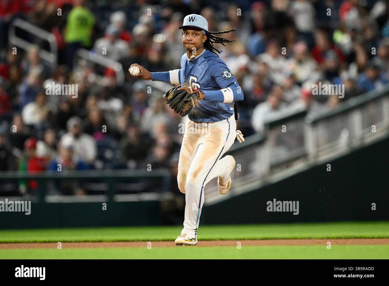 Washington Nationals shortstop CJ Abrams (5) in action during a ...