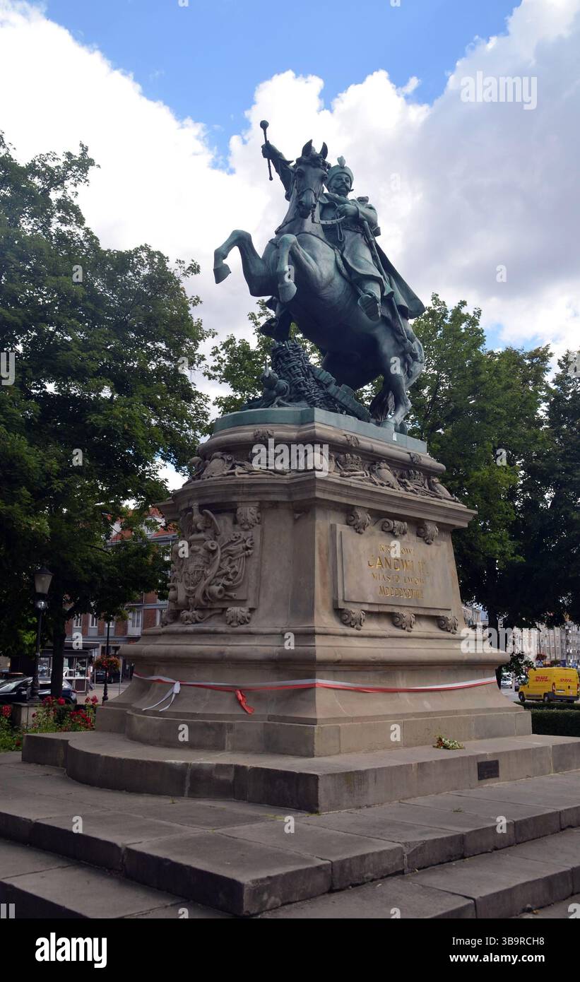 Monument king jan iii hi-res stock photography and images - Alamy