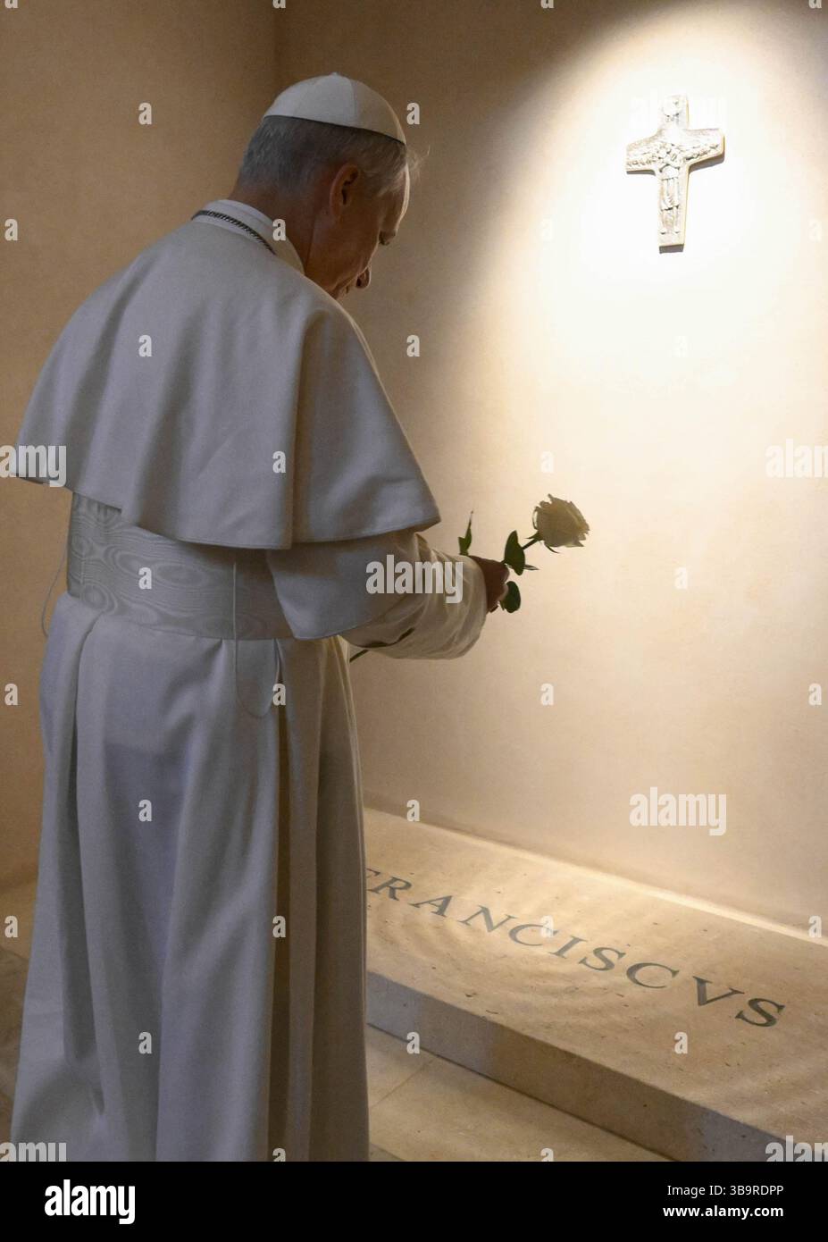 Rome, Italy. 10th May, 2025. Pope Leo XIV prays before the resting ...