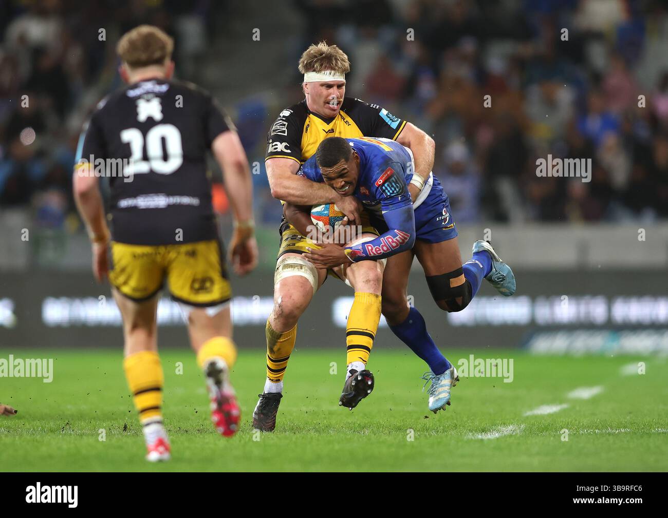 CAPE TOWN, SOUTH AFRICA - MAY 10: Aaron Wainwright of Dragons RFC ...