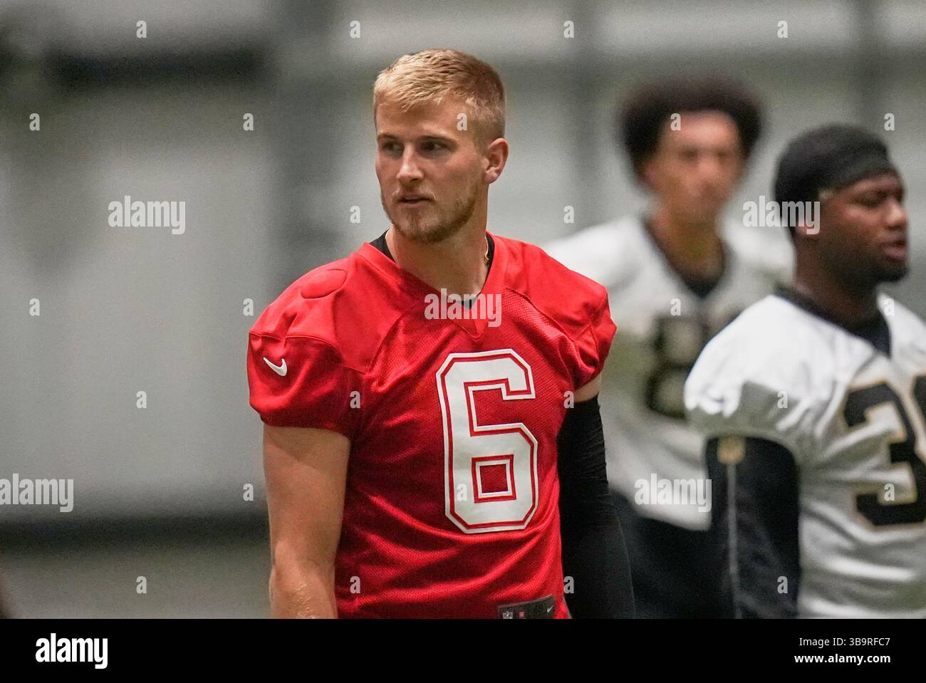 New Orleans Saints quarterback Tyler Shough (6) runs through drills ...