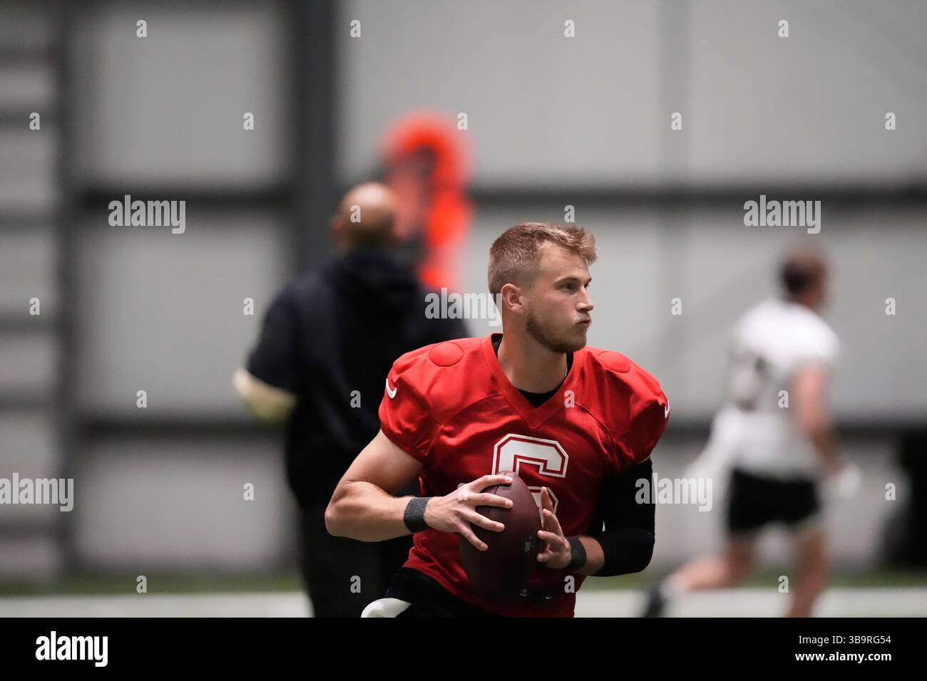 New Orleans Saints quarterback Tyler Shough (6) runs through drills ...