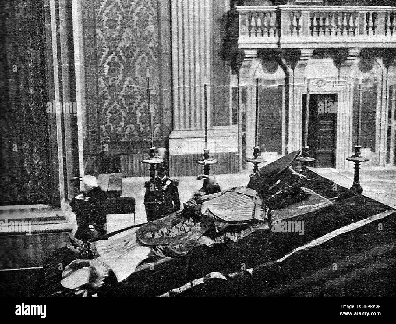 The embalmed body of Pope Leo XII in the Chapel of the Sacrament. Pope ...