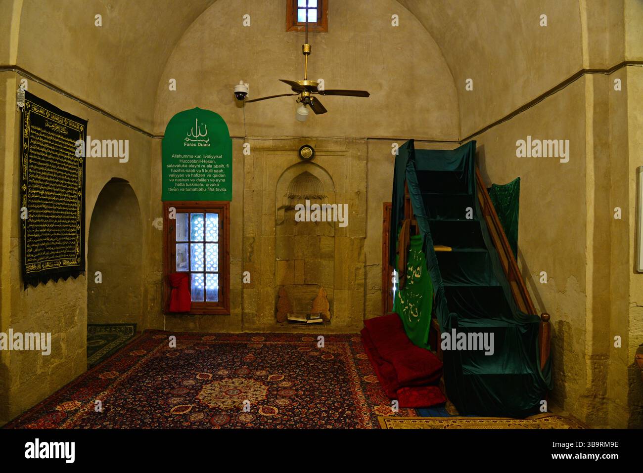 The Tuba Shahi Mosque in Baku, Azerbaijan, was built in the 15th ...