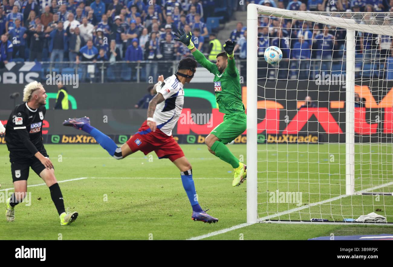 10 May 2025, Hamburg: Soccer: Bundesliga 2, Hamburger SV - SSV Ulm 1846 ...