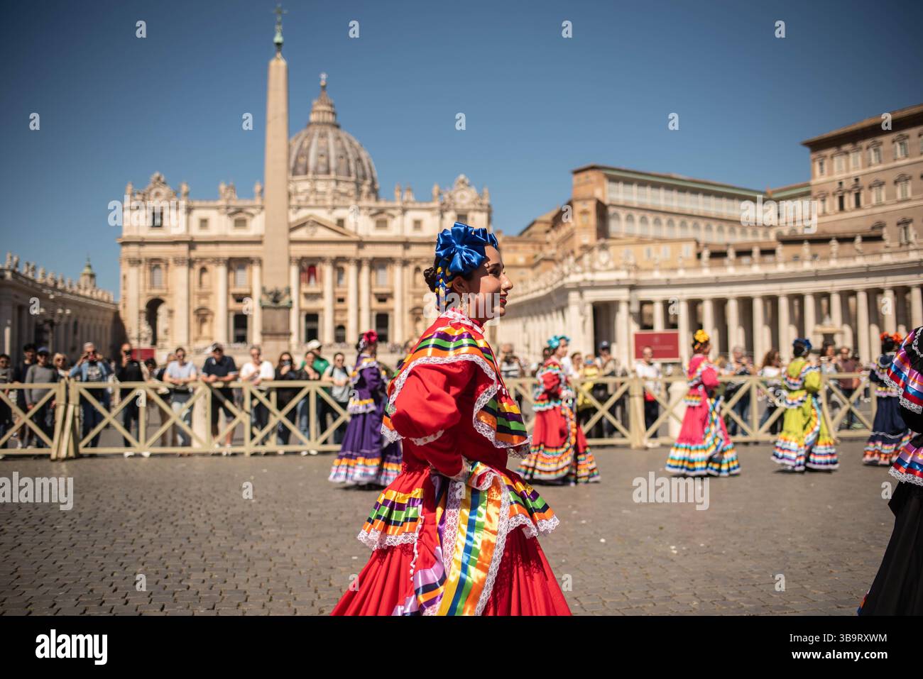 Vatican, Vatican, Vatican. 10th May, 2025. More than 50 Mexican ...