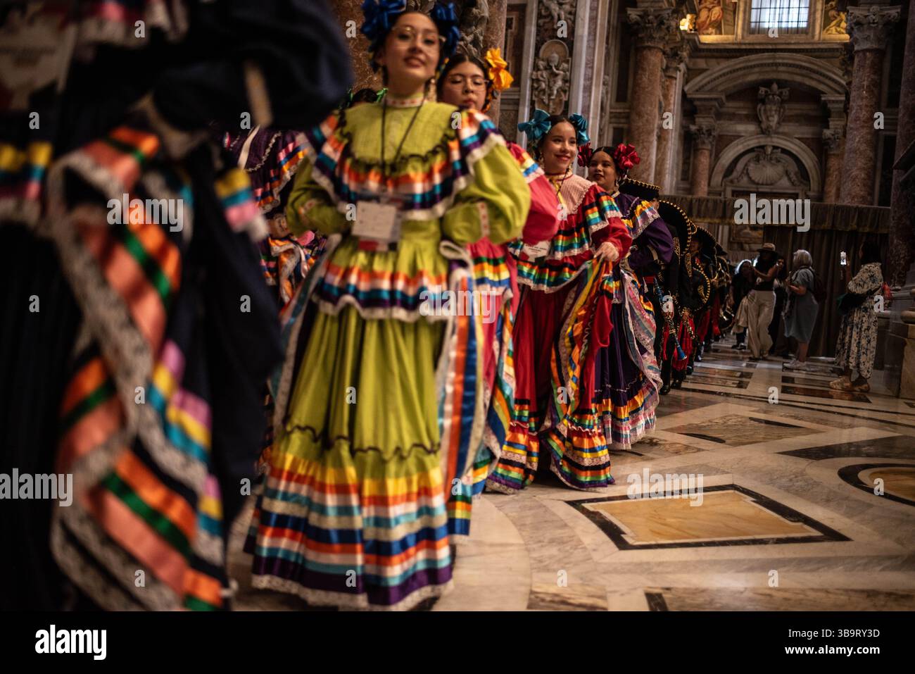 Vatican, Vatican, Vatican. 10th May, 2025. More than 50 Mexican ...
