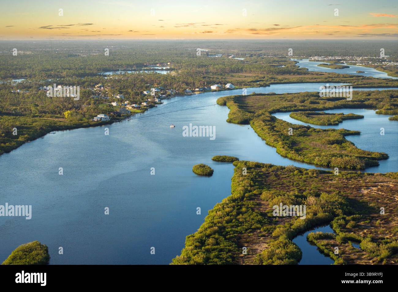 Florida wetlands myakka river between hi-res stock photography and ...