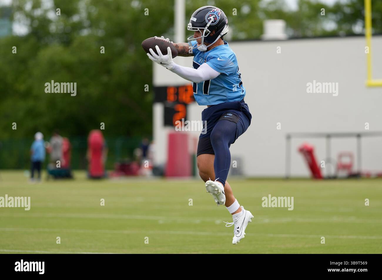 Tennessee Titans wide receiver Xavier Restrepo catches a pass during ...