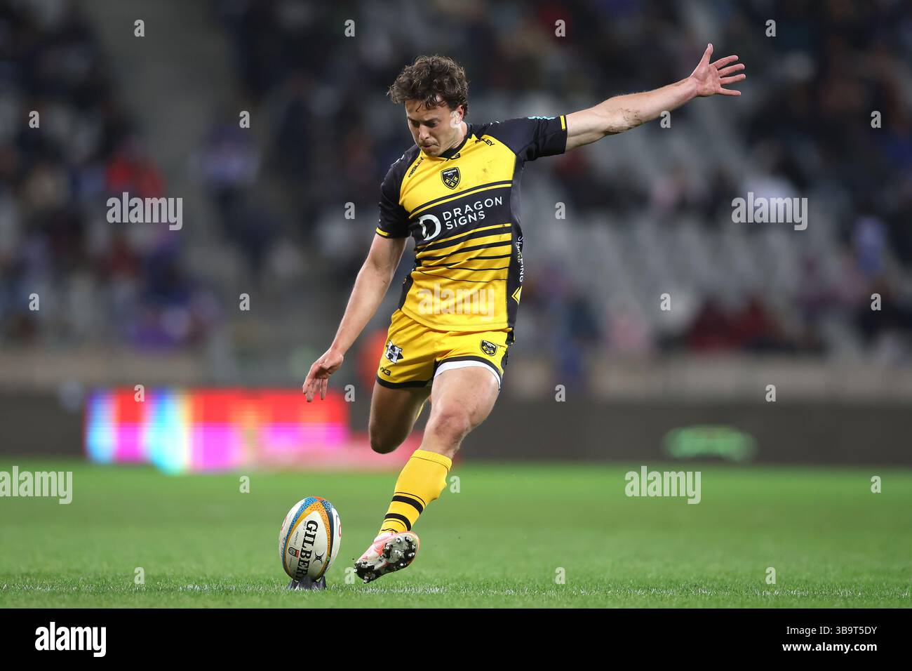 CAPE TOWN, SOUTH AFRICA - MAY 10: Lloyd Evans of Dragons RFC kicks a ...