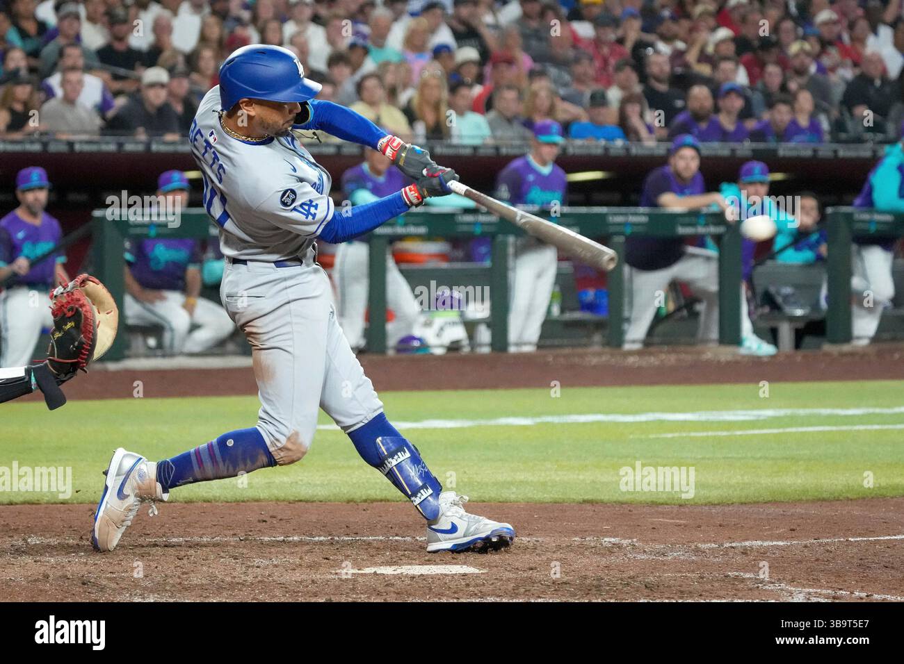 Los Angeles Dodgers shortstop Mookie Betts (50) hits a double against ...