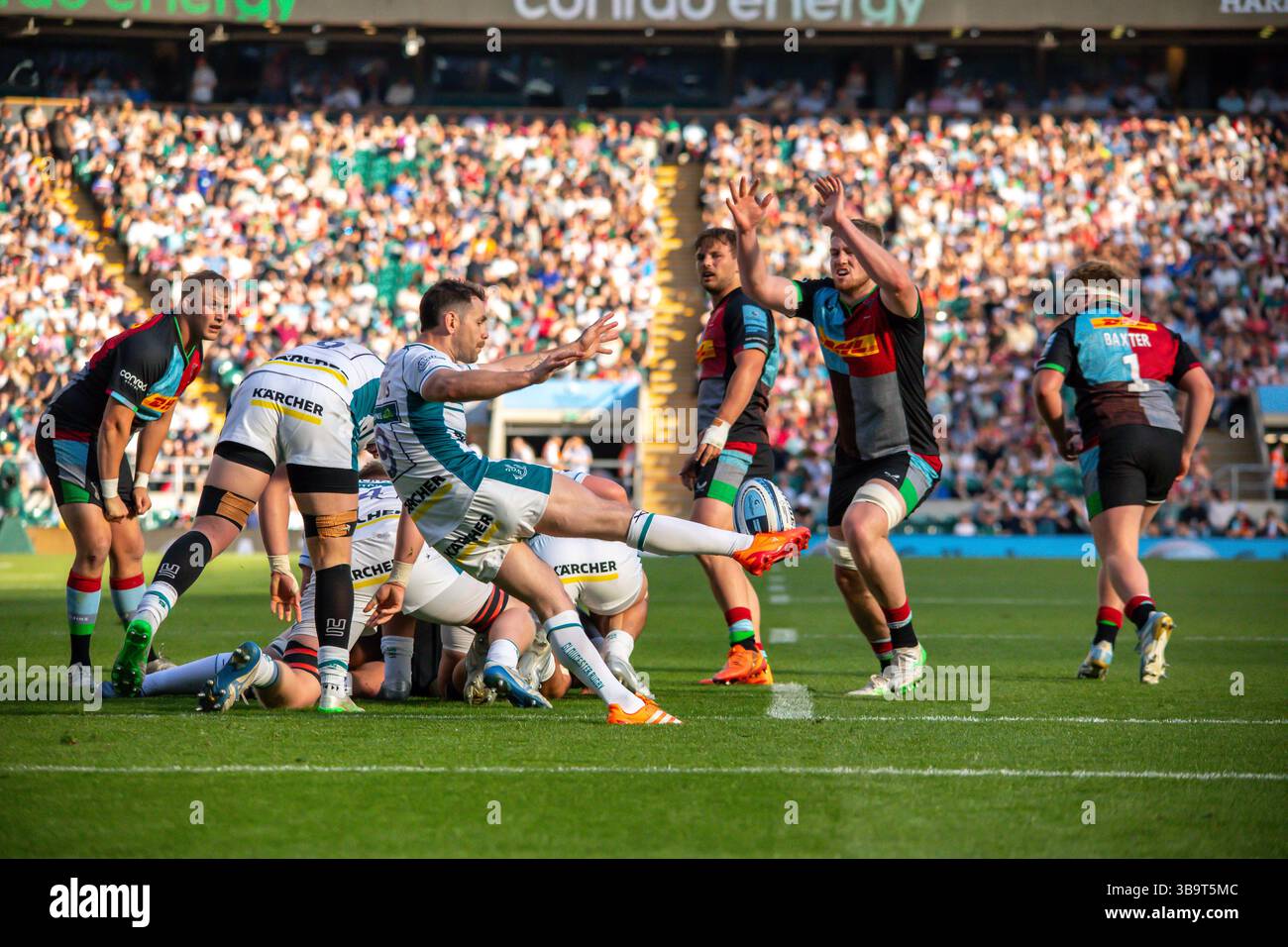 London, UK, 10th May 2025 Gloucester scrum half Tomos Williams clears a ...