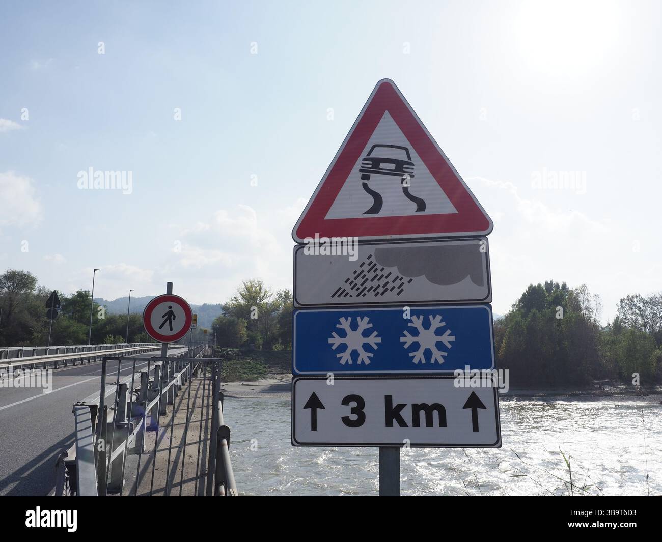 Warning signs, slippery road in case of rain and snow traffic sign ...